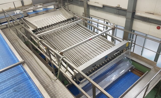 Land based fish farming - sustainable aquaculture fish handling systems